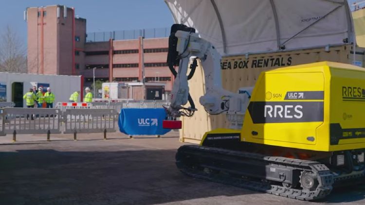 Video | Roadworks robot on trial - Construction Management
