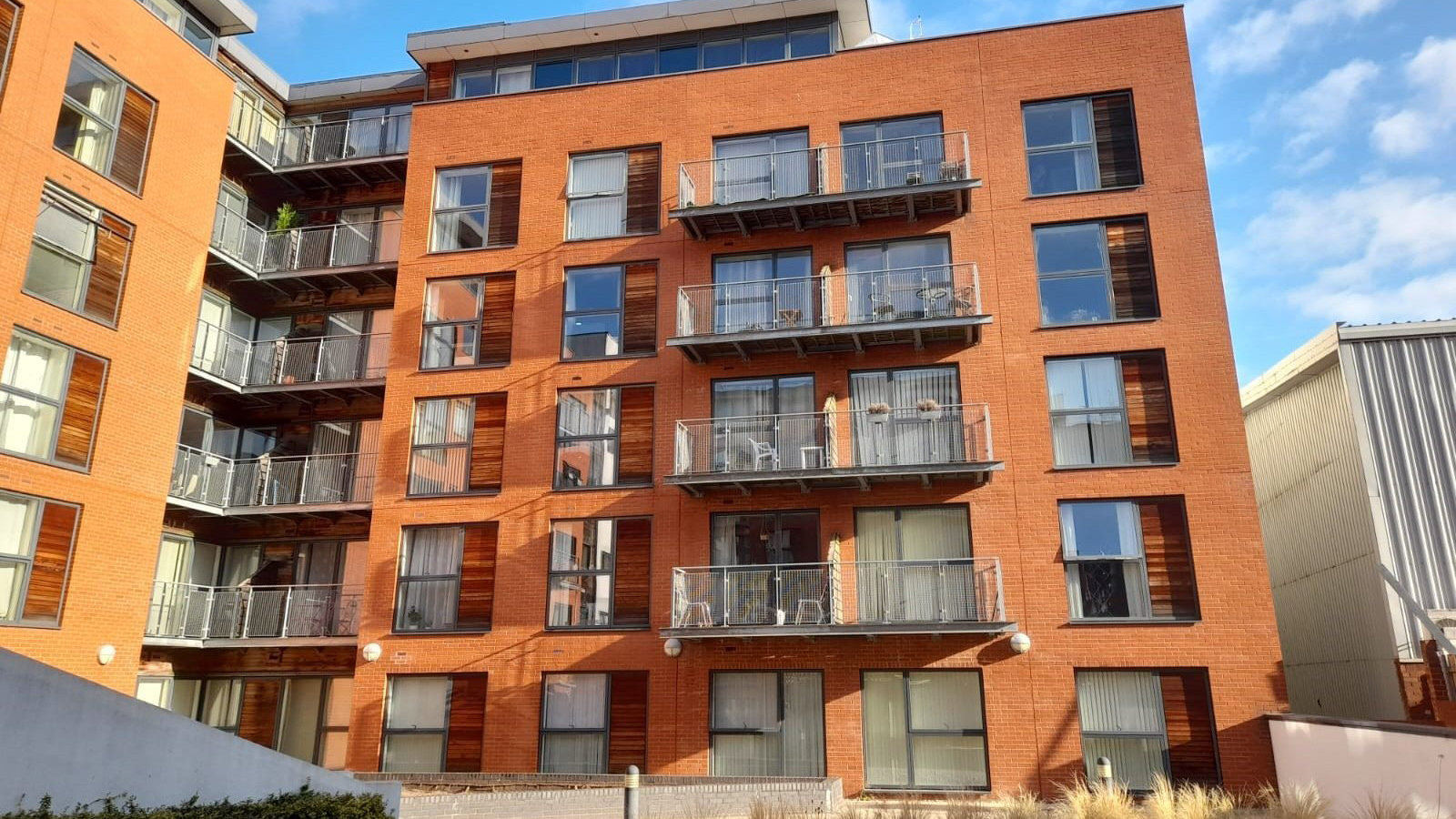 Willmott Dixon takes on £8.8m cladding project