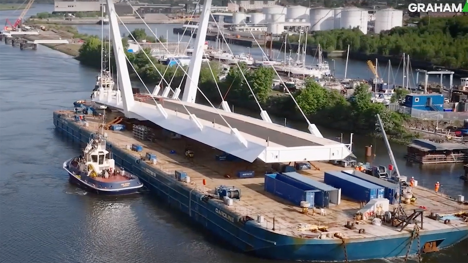 Video | Graham installs bridge over River Clyde - Construction Management