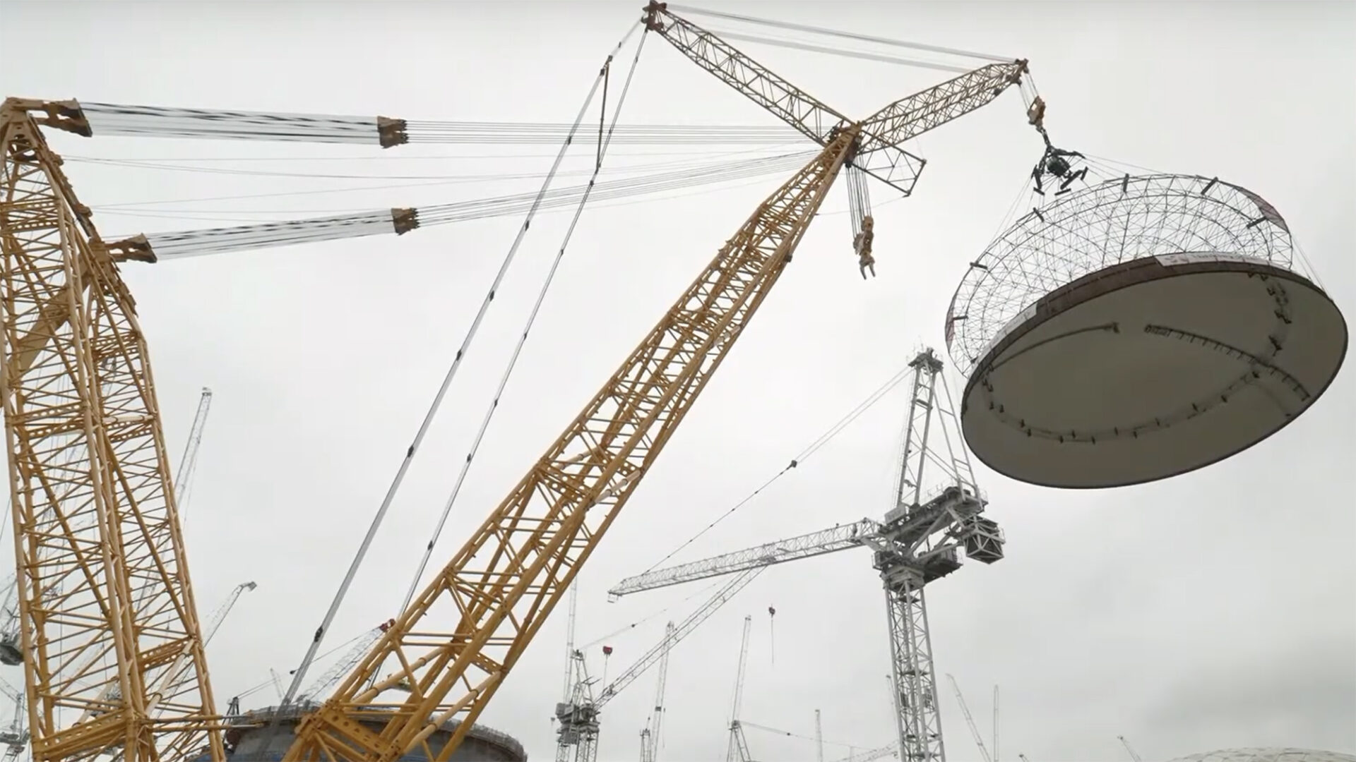 Video | Big Carl lifts second giant dome into place at Hinkley Point C ...