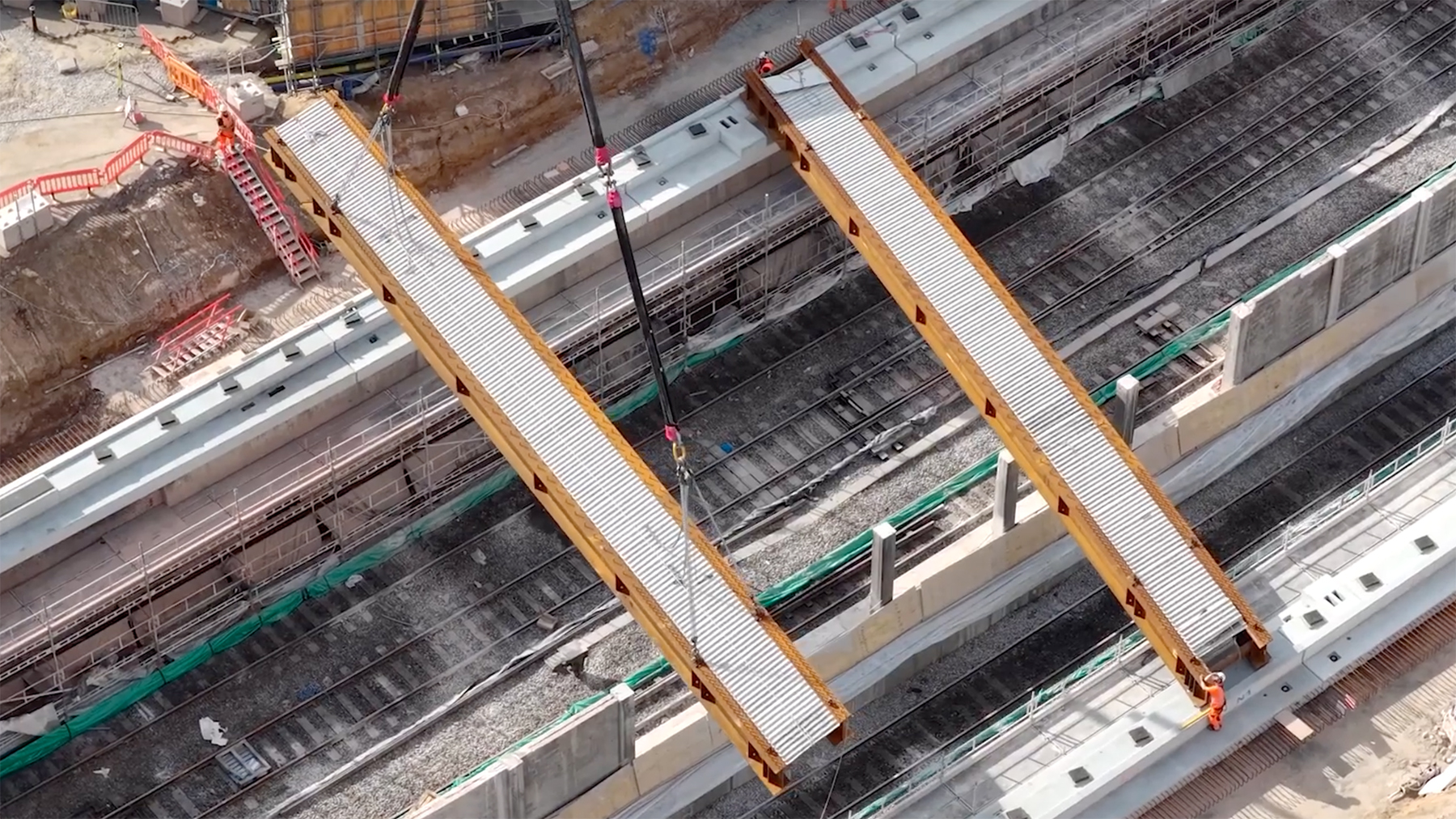 Video | Murphy installs Greek Street bridge beams in four days ...