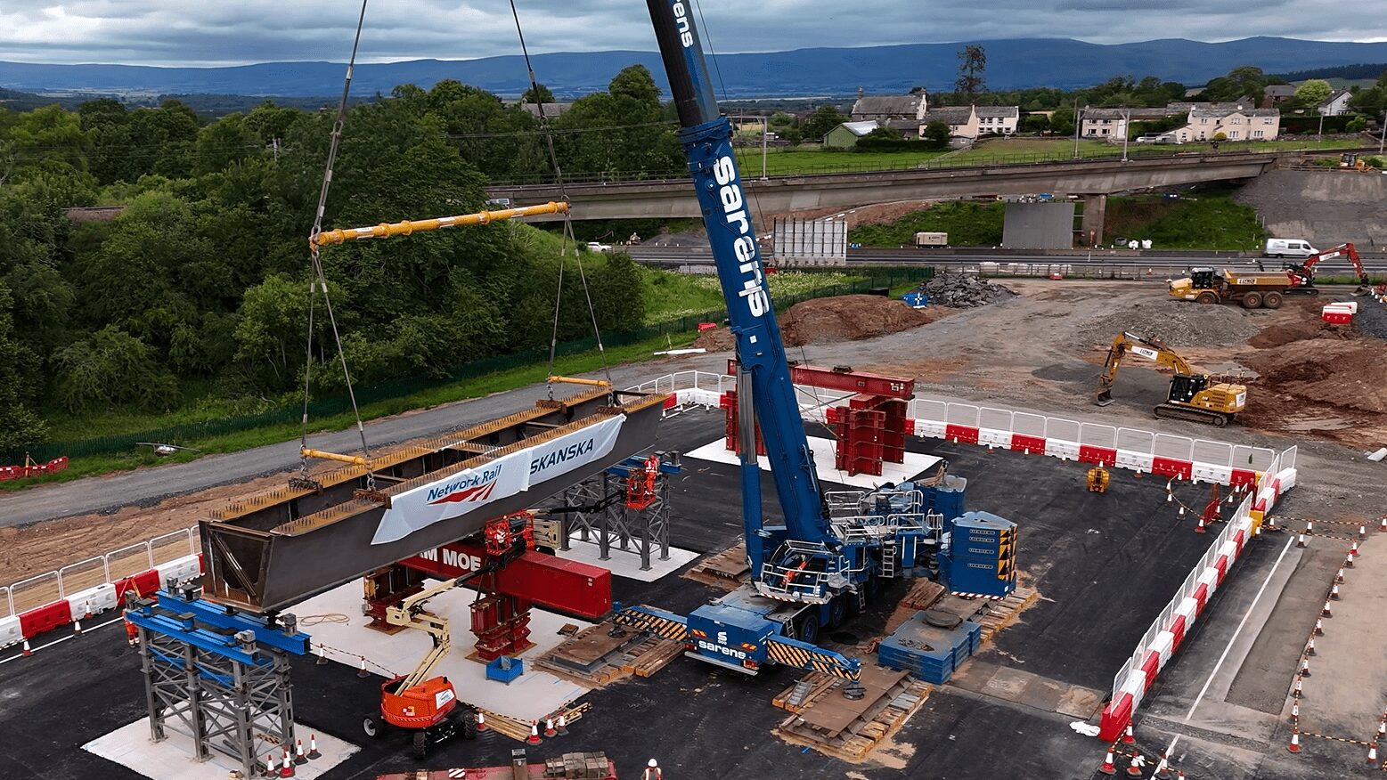 Video | Skanska receives huge steel beams for new Penrith railway ...